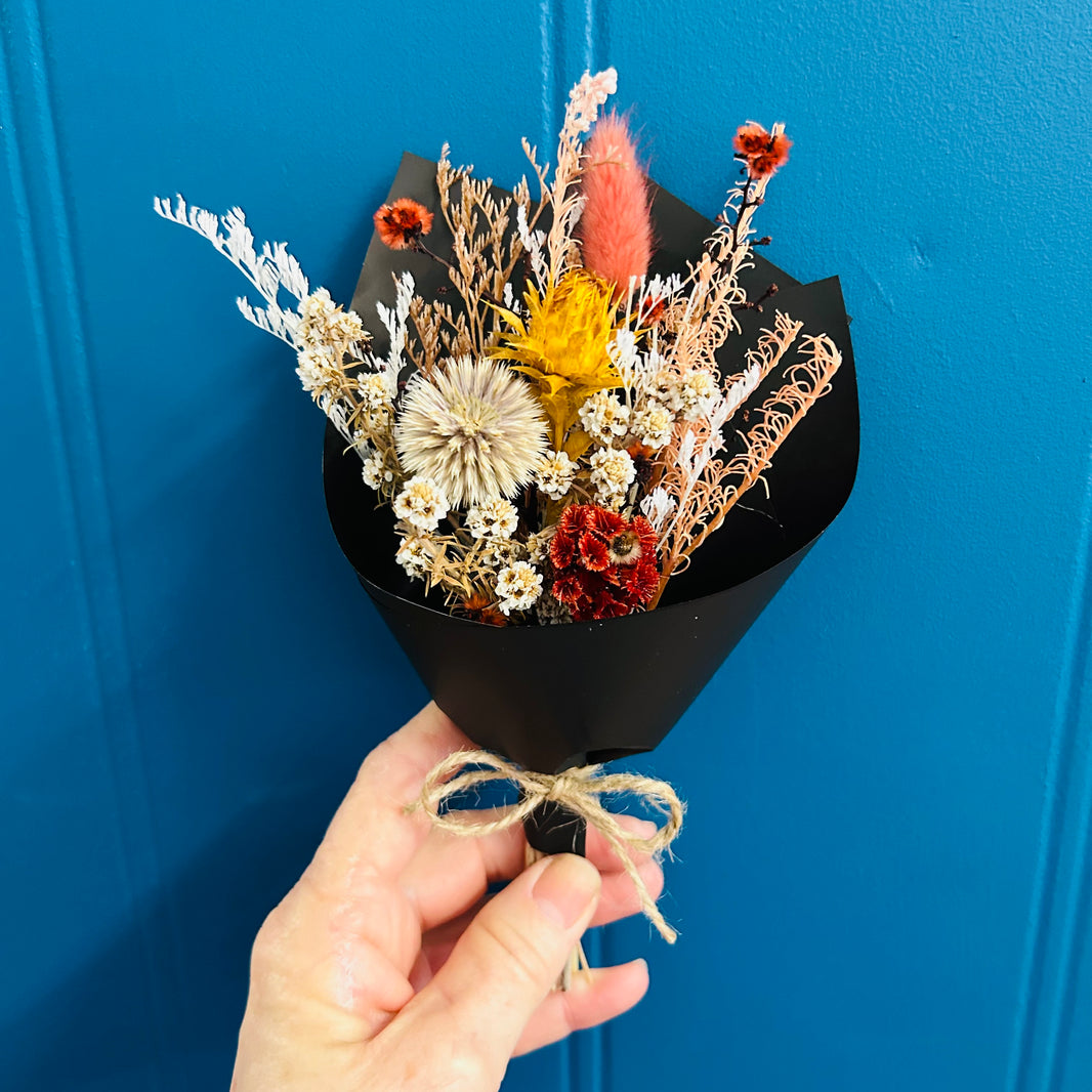 Flowers & Plants – Chinchilla Florist